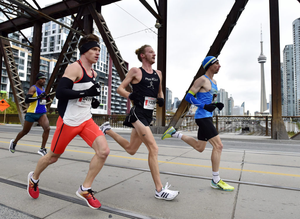 Cam Levins smashes the Canadian marathon record at the Scotiabank ...